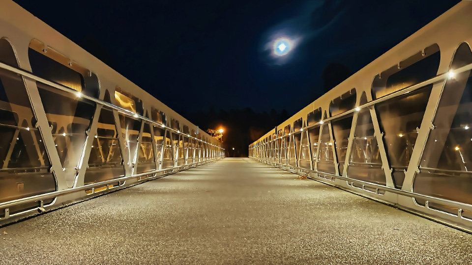 Welding of stainless steel bridges | Outokumpu